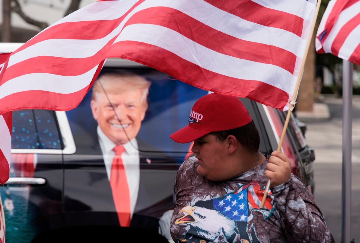 Watch from outside Miami courthouse on day of Donald Trump’s ...