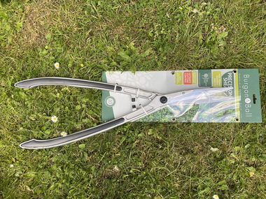 Best garden shears and secateurs for trimming grass, hedges and pruning ...