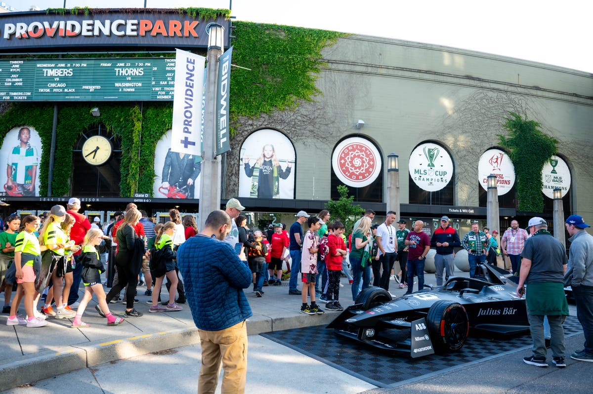 Formula E: Iconic track will attract new fans - record-breaking speed ...