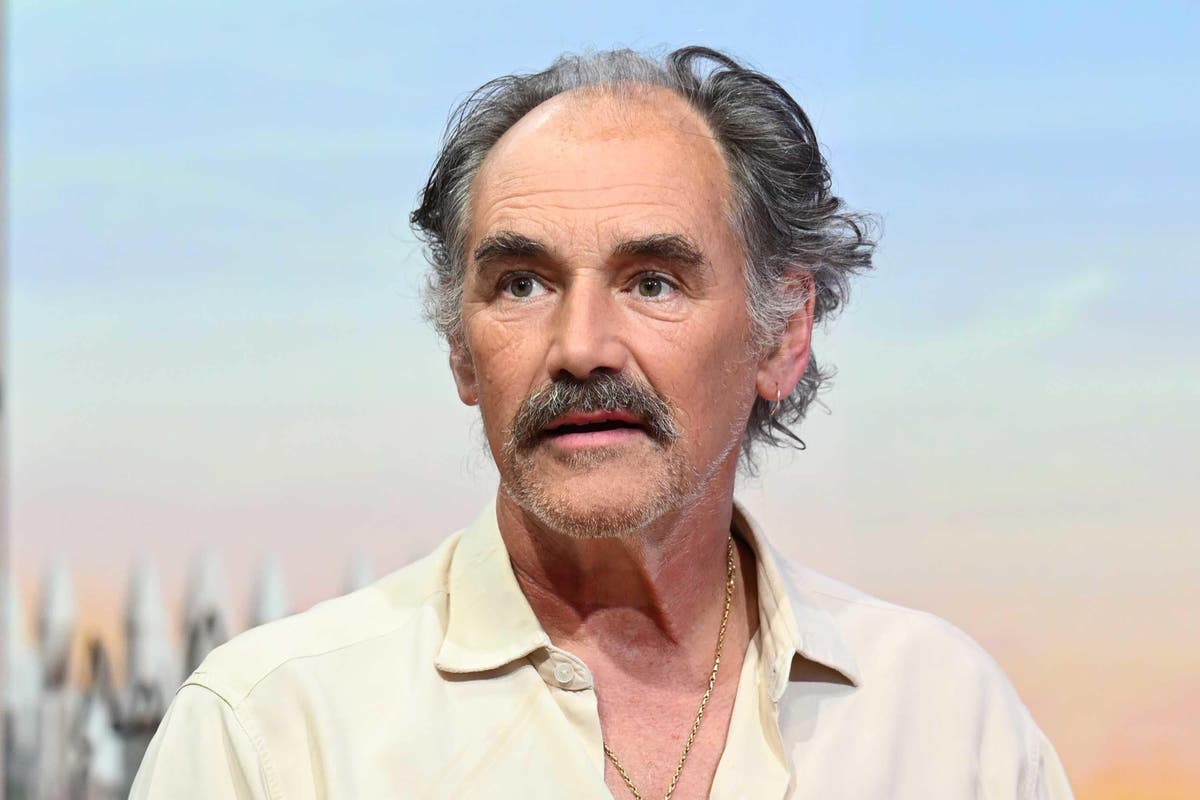 Mark Rylance says being told to have Covid-19 jab ’caused alarm bells ...