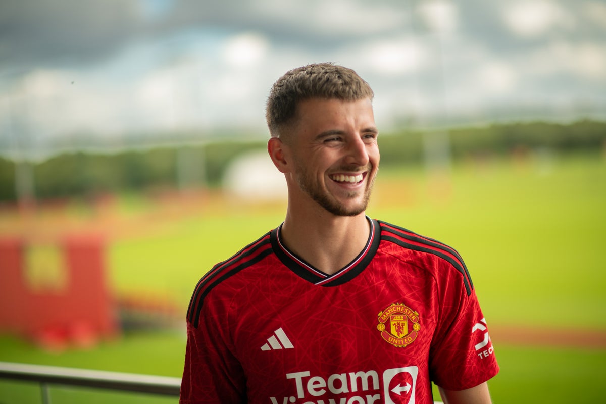 Manchester United transfer news: Mason Mount signs from Chelsea as ...