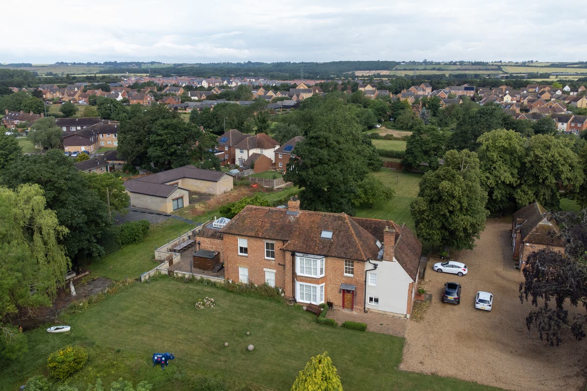 Aerial image shows spa pool Captain Tom Moore's daughter has been ...