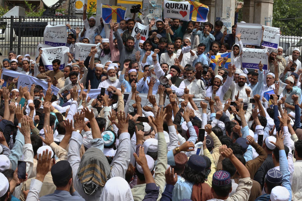 Muslims across Pakistan hold anti-Sweden rallies to denounce burning of ...