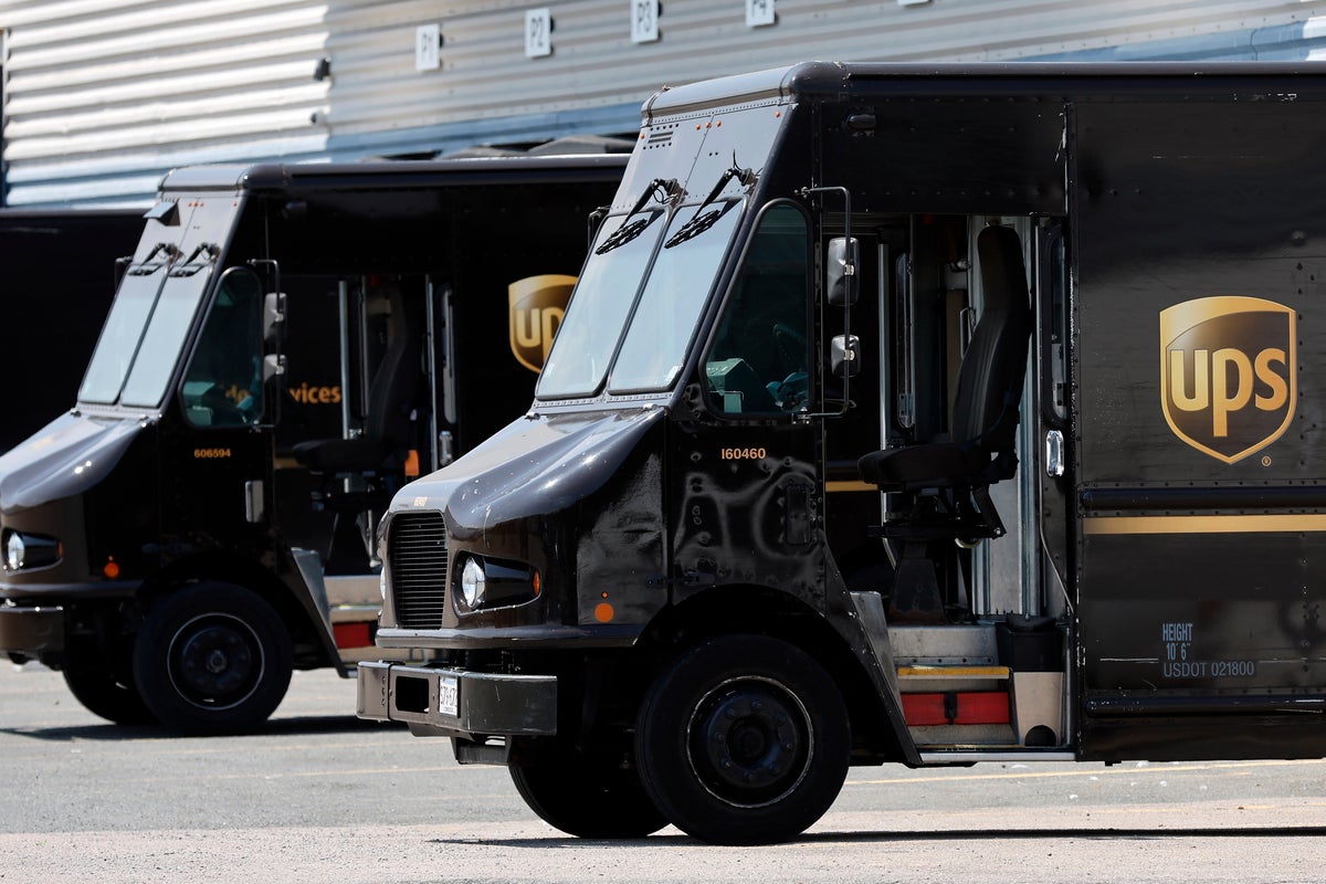 UPS to train nonunion employees as talks with union for 340,000 workers ...