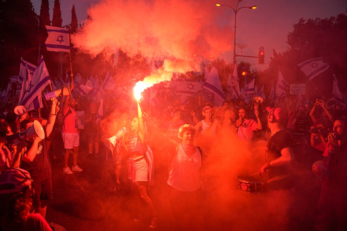 Protests swell in Tel Aviv for 28th week as anti-government movement ...