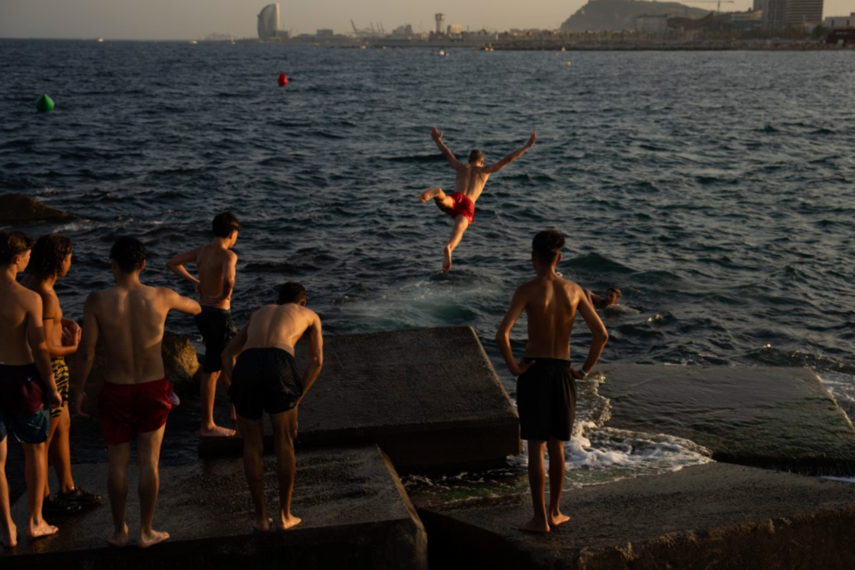 Mallorca ‘extreme risk’ heatwave warning as holiday companies insist ...