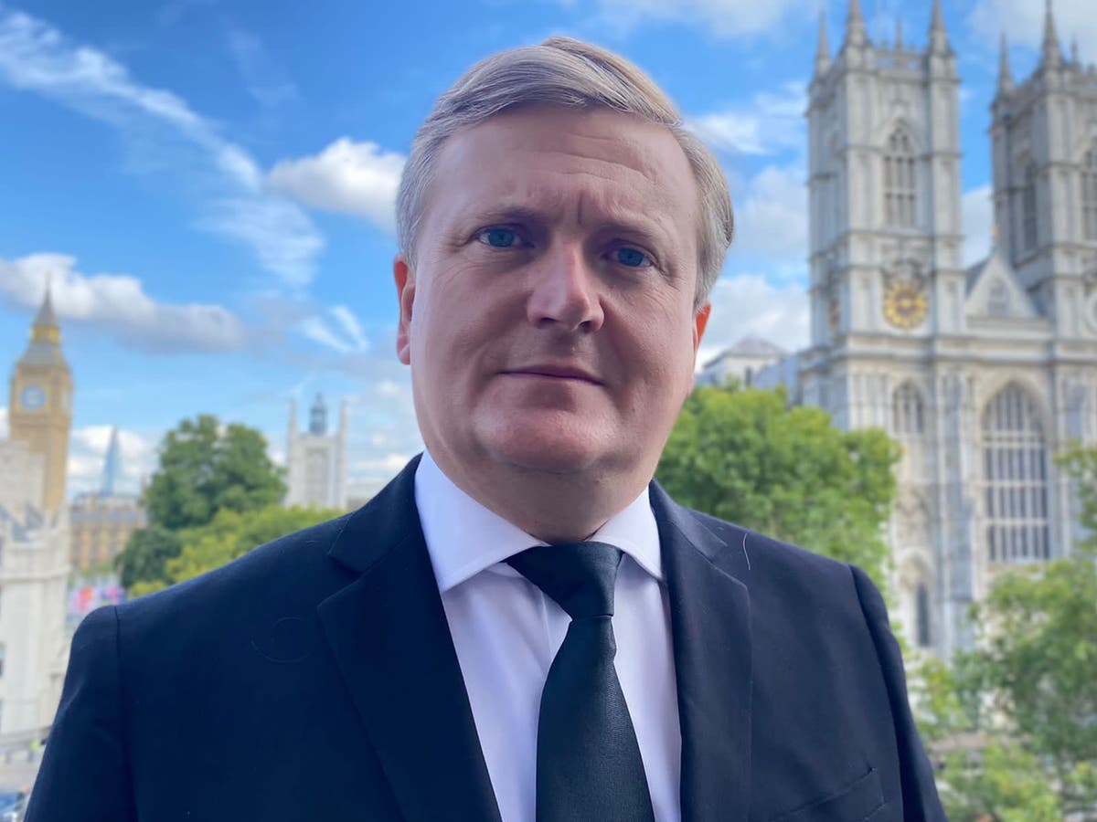 Aled Jones robbed of £17,000 Rolex watch by teenager holding a machete ...