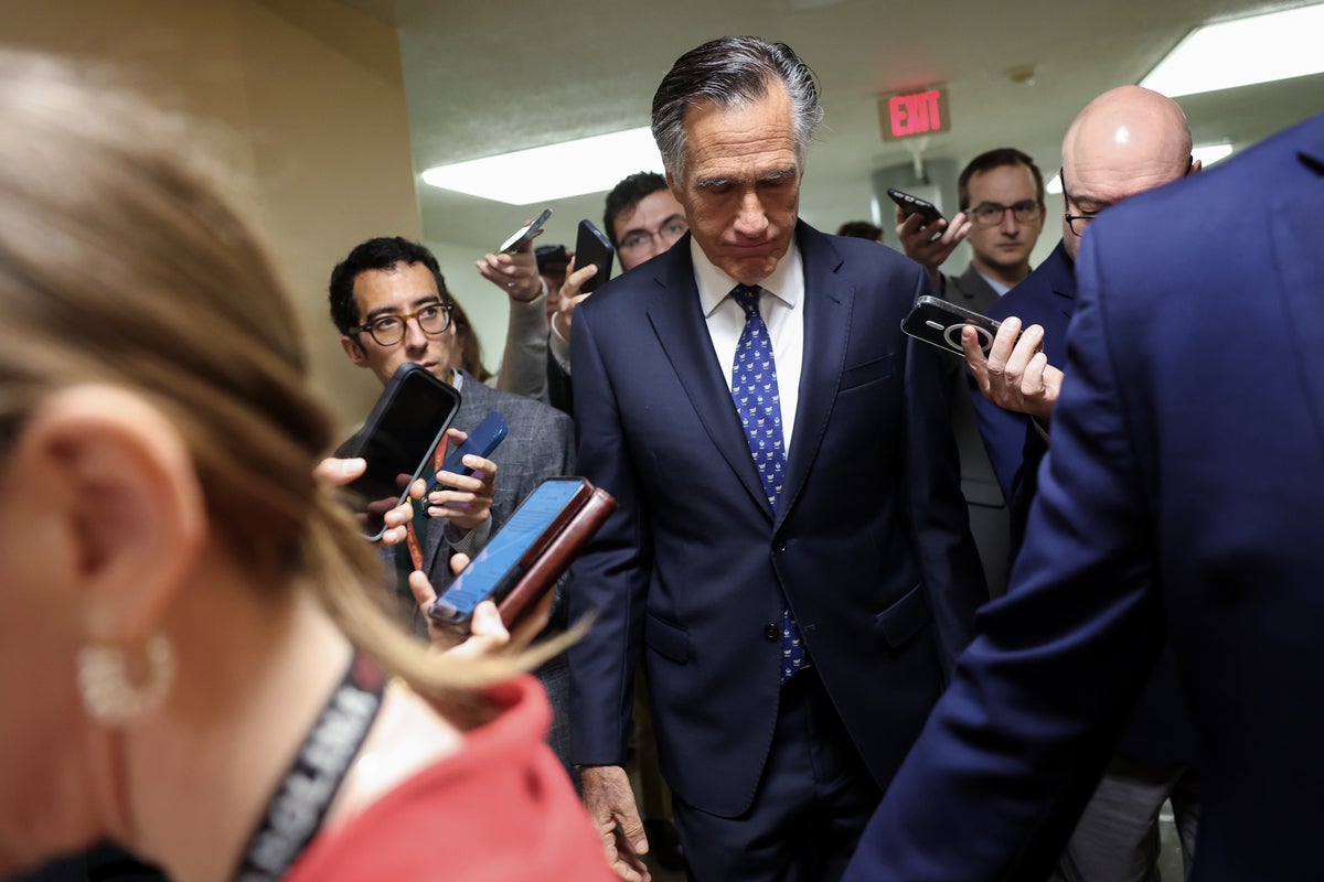 Mitt Romney calls on GOP donors to force out no-hope candidates in bid ...
