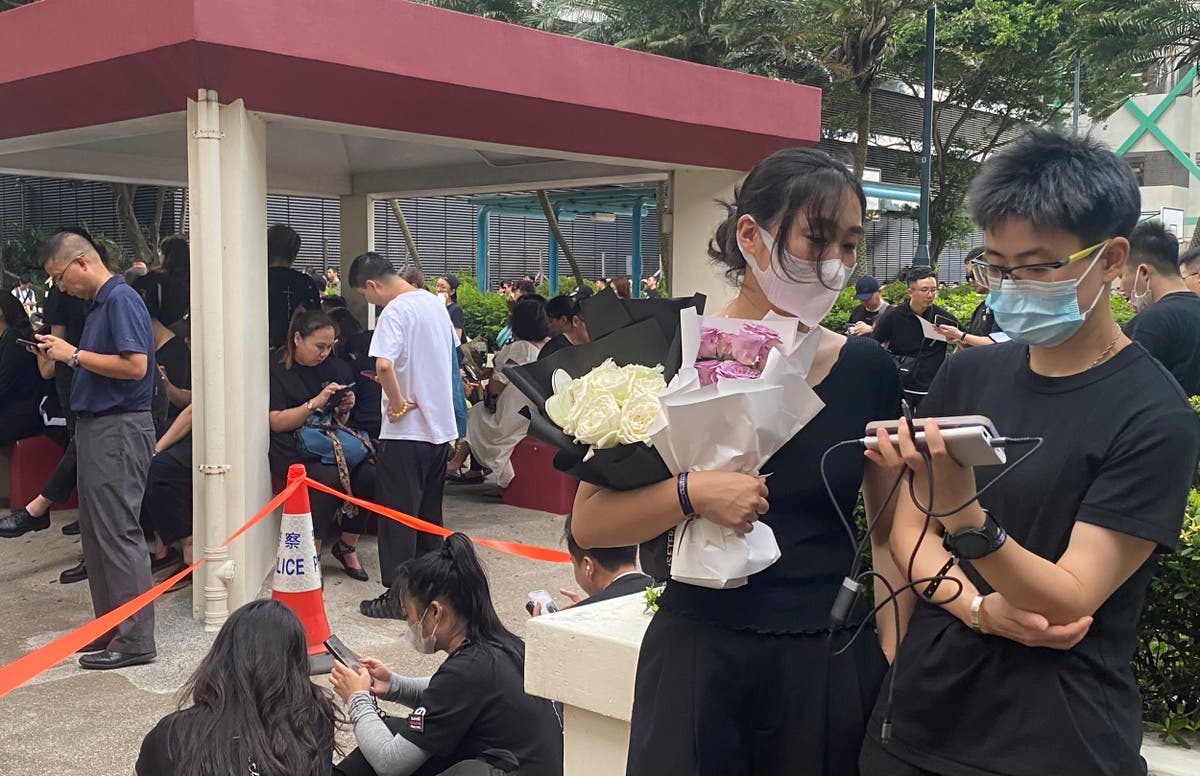 Singer Coco Lee mourned by fans and family at Hong Kong funeral | The ...