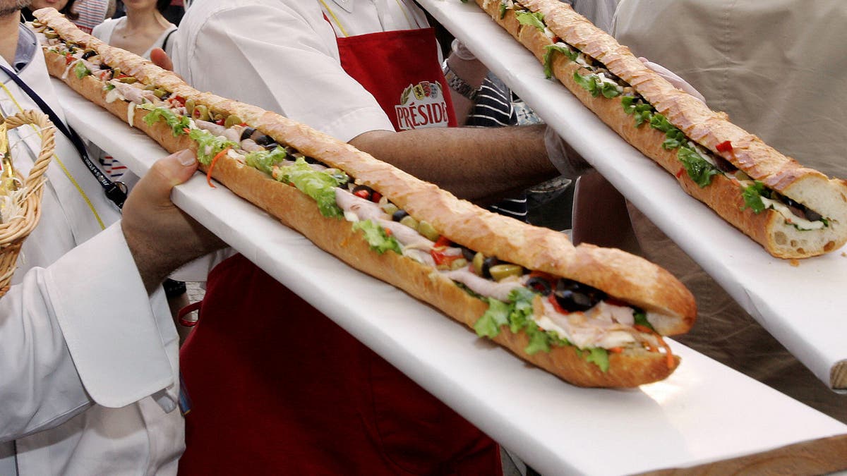 Watch: Mexico City hopes to set new record for longest sandwich ever ...