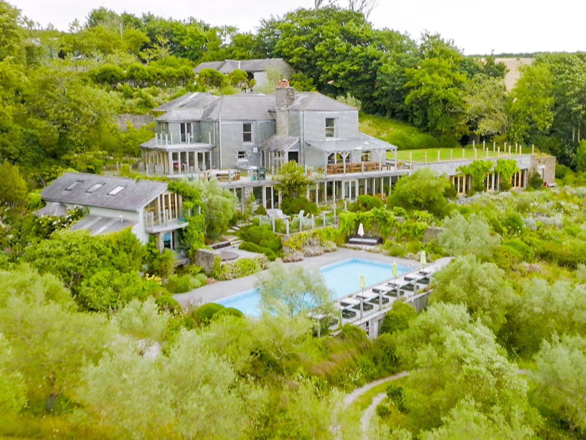 Crazy Rich Agents Inside The Multi Million Pound Homes On Bbcs New