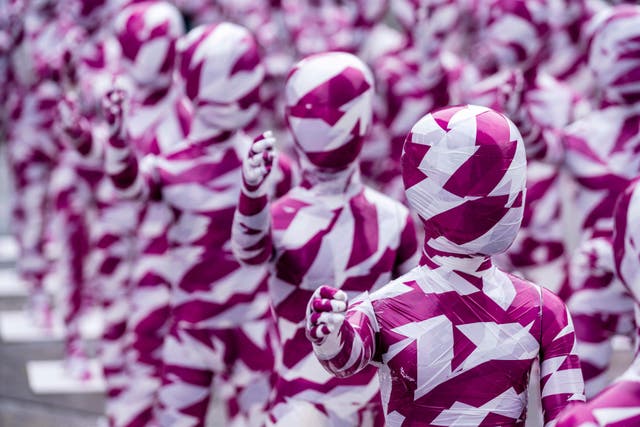 Pictures of the week: Edinburgh Fringe, a mass confessional and sports ...