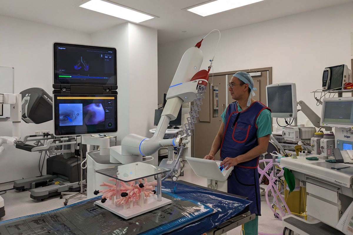 Using robots to take lung biopsies could be ‘transformative’ for cancer ...