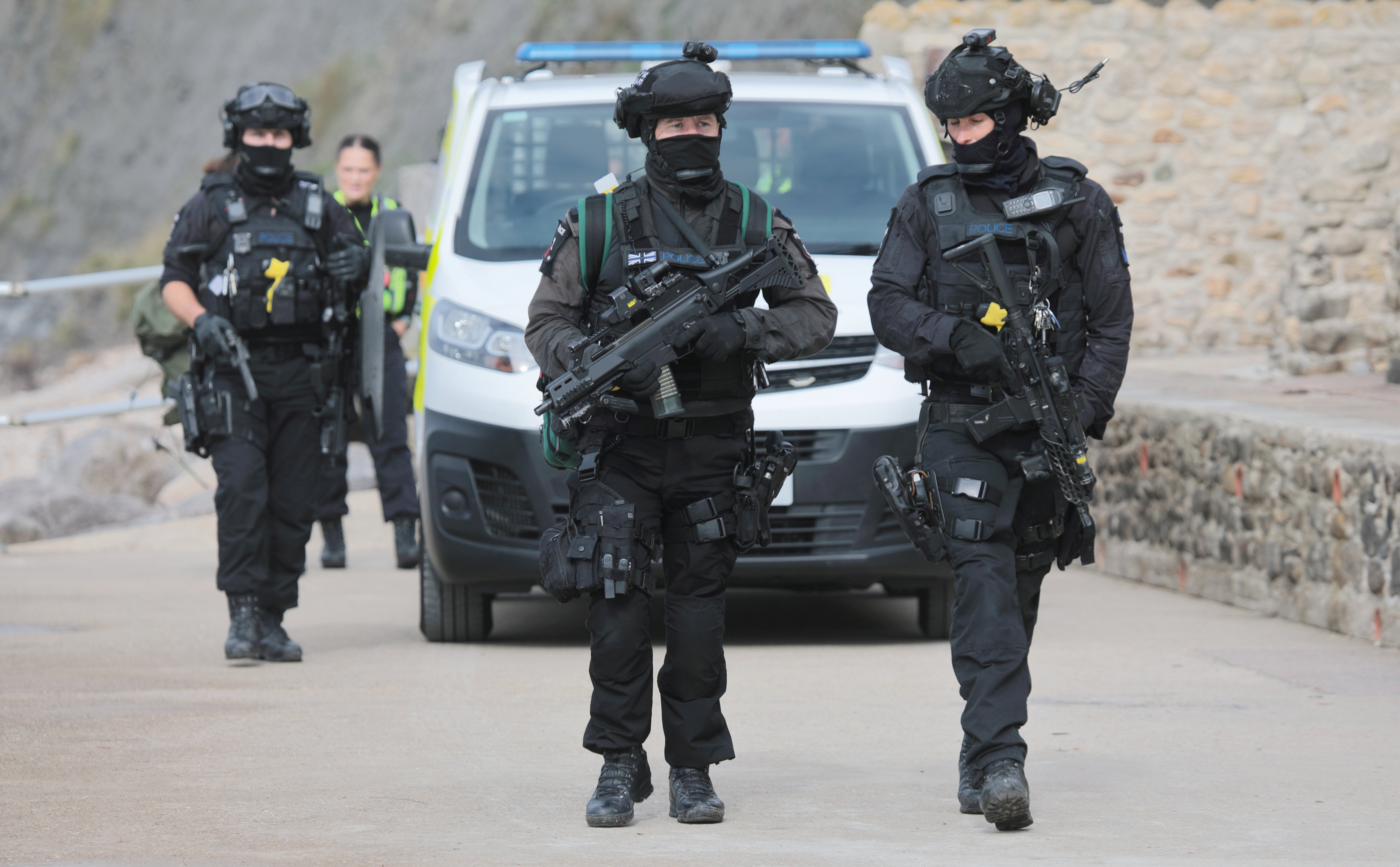 Charmouth: Suspected gunman arrested after ‘wielding firearm’ in Dorset ...