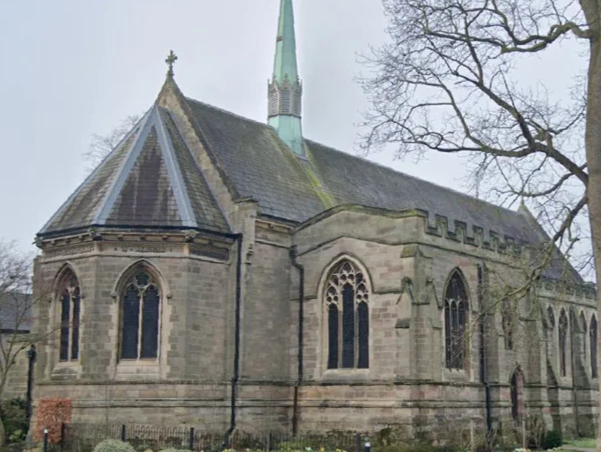 Repton death: Girl, 14, dies after falling ill at top UK private school ...