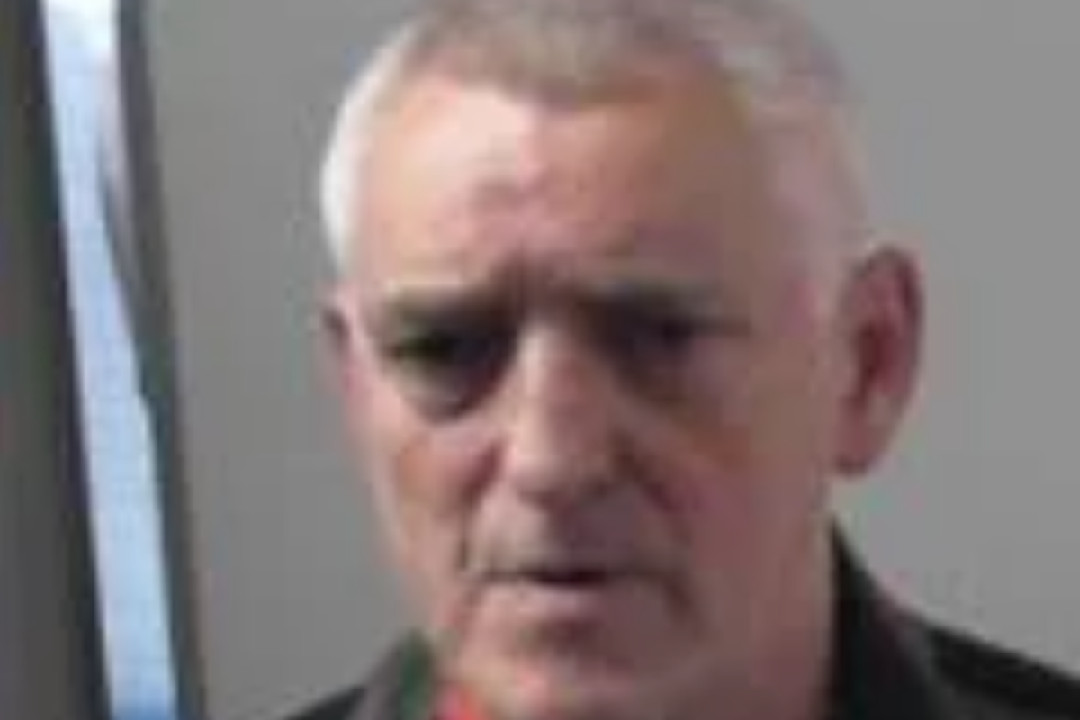 Thomas McCabe: Urgent hunt for convicted murderer on the run after day ...