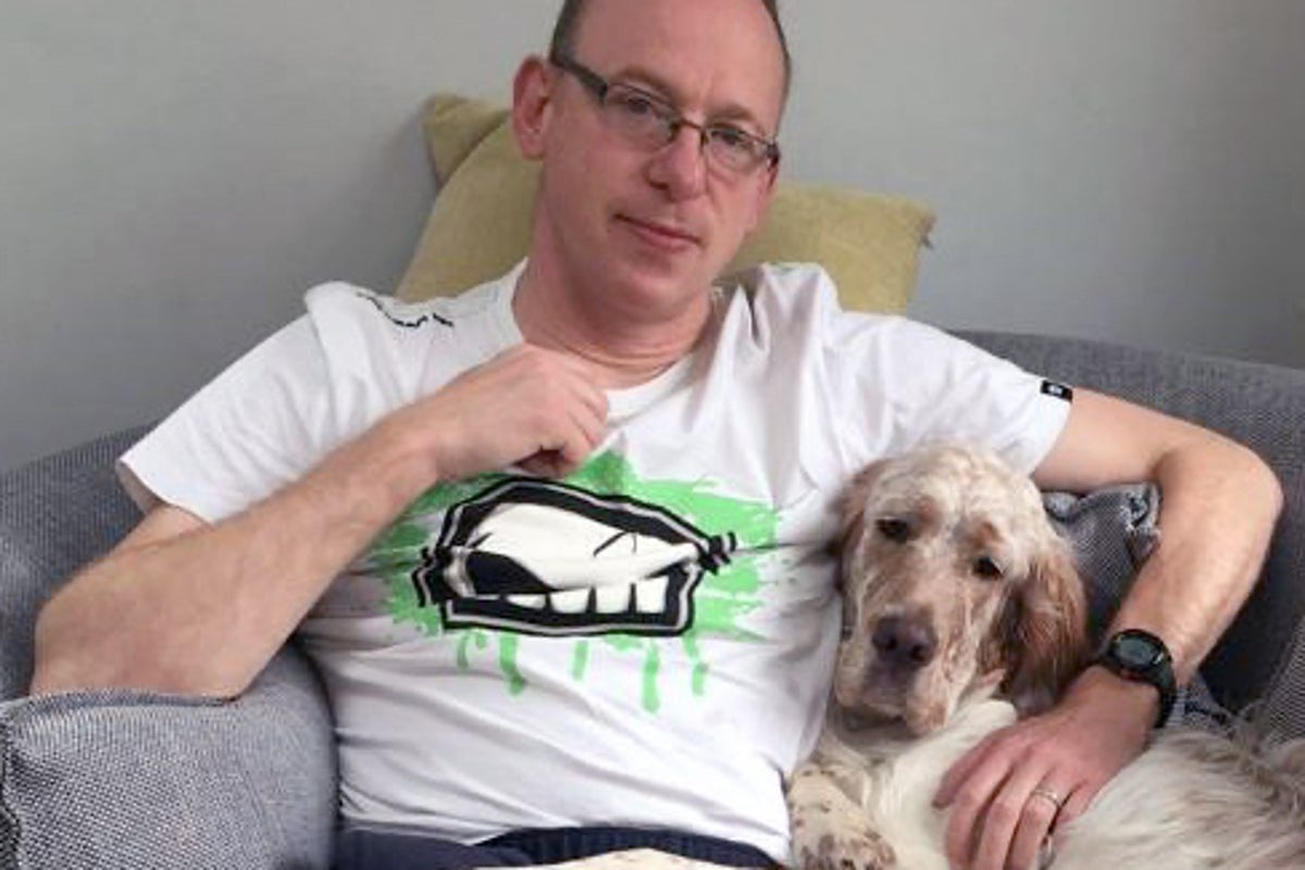 ‘Hero’ police officer Graham Saville who died trying to save man’s life ...