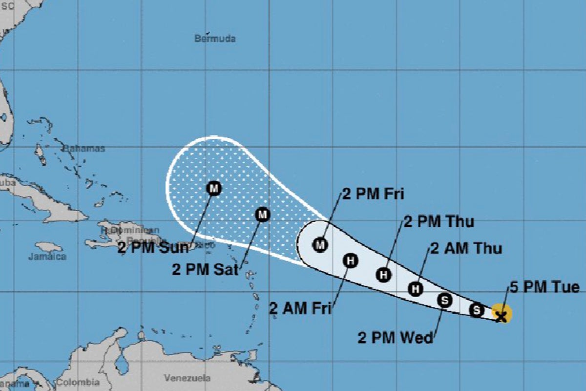 Hurricane Lee powers through Caribbean as forecasters warn ‘too soon to ...