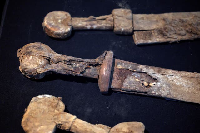 ‘Excellently preserved’ cache of Roman swords used 1,900 years ago ...