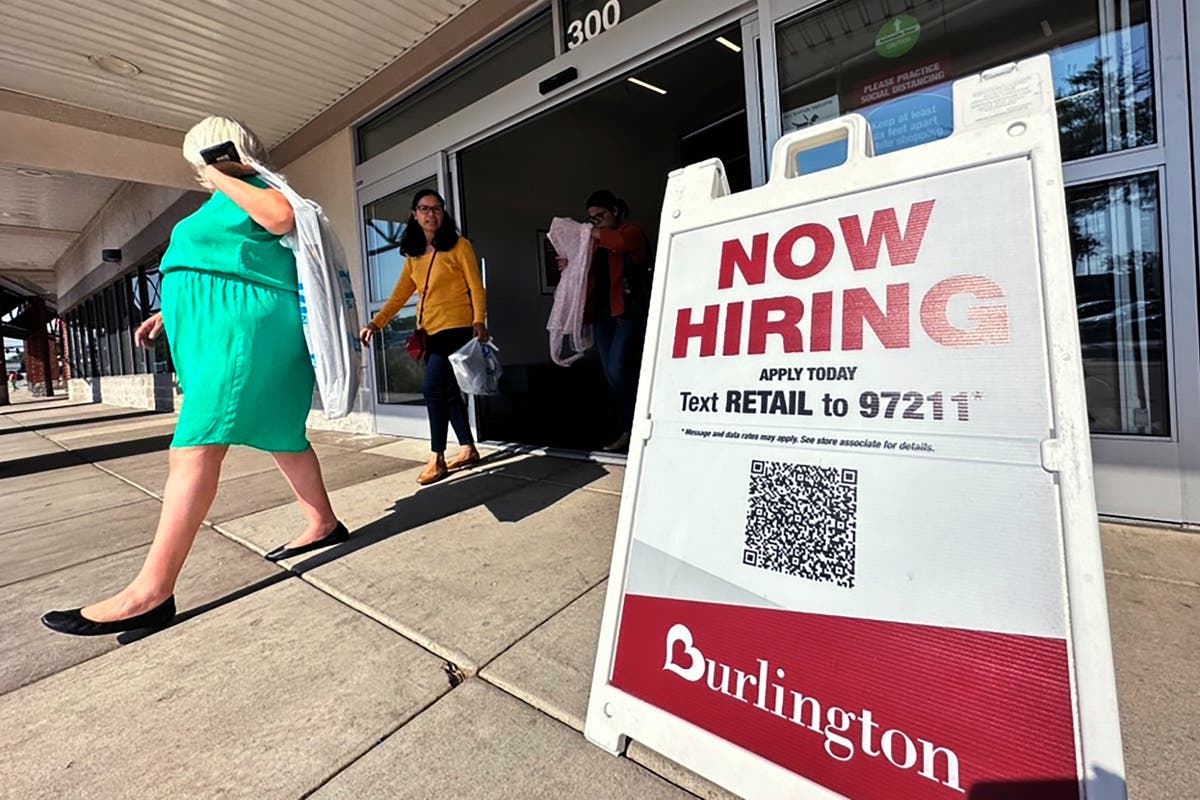 US applications for unemployment benefits fall to lowest level in 7 ...