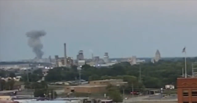 Explosion erupts at Illinois processing plant, injuring at least eight ...