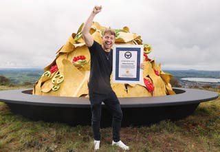 What is Cheese-pulling? New world record set for highest pull | The ...