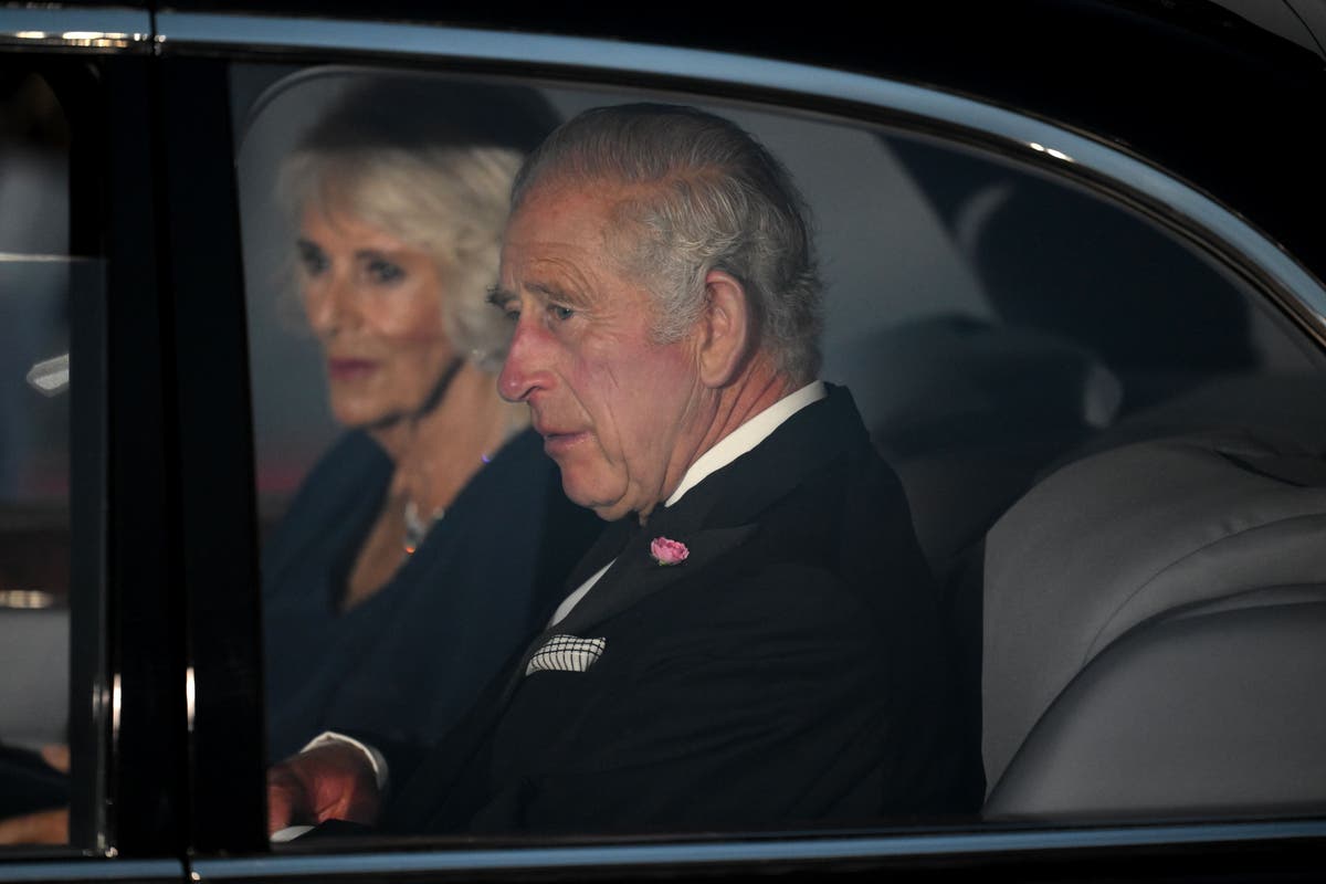 King and Queen travel to Bordeaux for last day of state visit to France ...