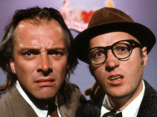 Adrian Edmondson tearfully remembers Rik Mayall in emotional Desert ...