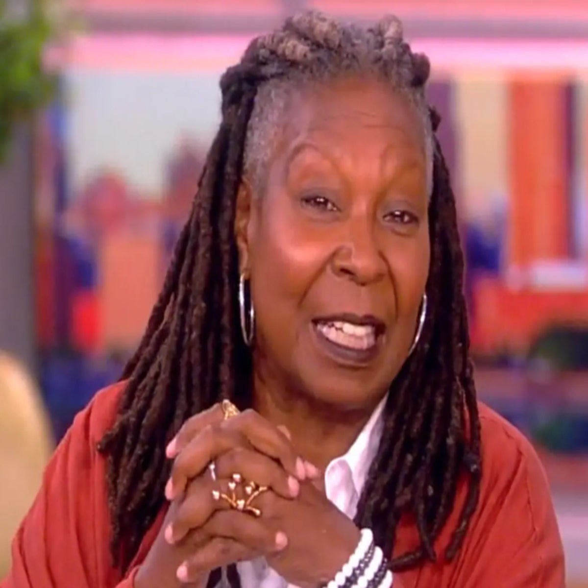 Sh0CK: Fans spot Whoopi Goldberg wearing a surprise diamond ring on her ...