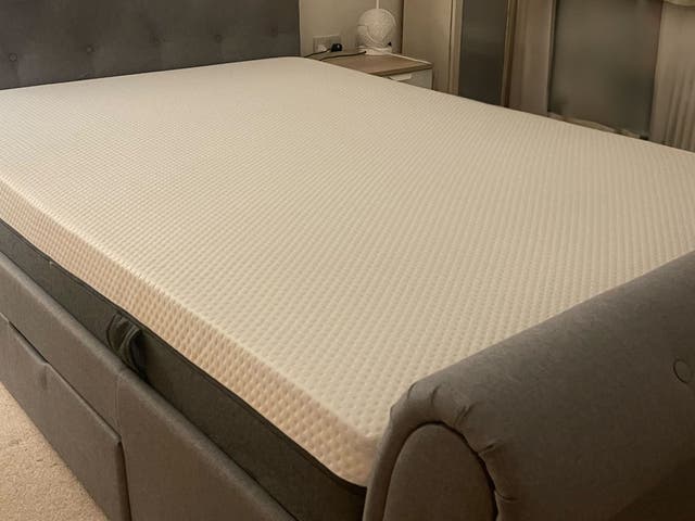 Emma Luxe Cooling mattress review: Could it help us beat the night ...