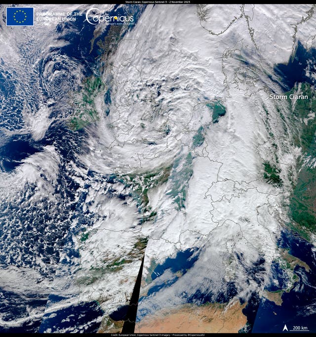 Storm Ciaran hits UK: Why storms are becoming ‘more damaging’ in a ...