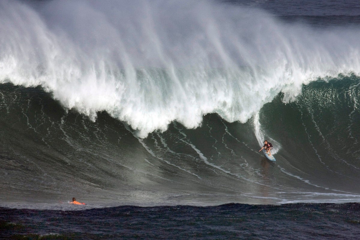 Laura Enever sets incredible world record for biggest wave surfed by a ...