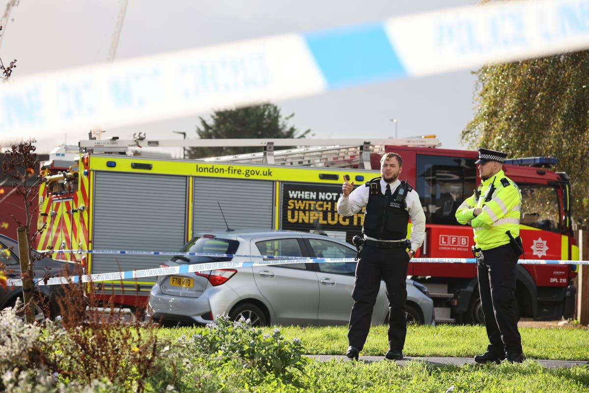 Hounslow fire: Five dead from same family in west London house blaze ...