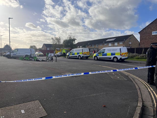 Hounslow fire: Father who survived housefire that killed whole family ...