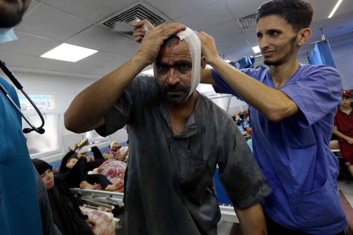 Israel says Hamas is using Gaza's biggest hospital for cover. Hundreds ...