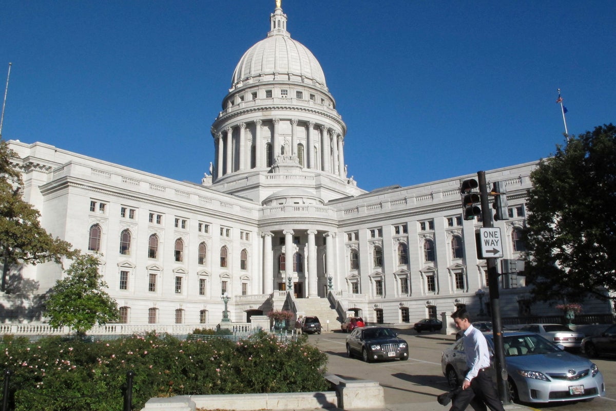 Outrage over neo-Nazi march at Wisconsin State Capitol | The Independent