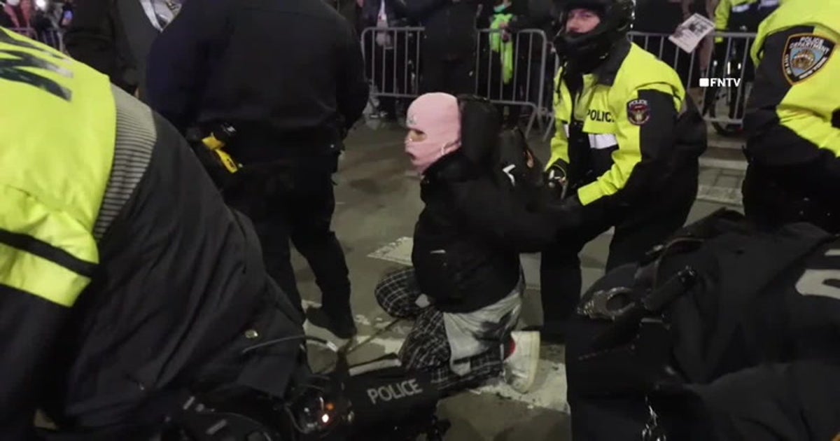 Nyc Christmas Tree Lighting Amid Protests Police The Blade