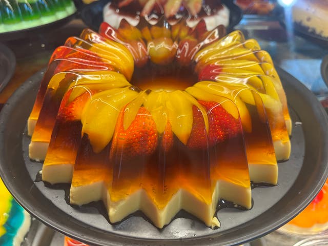 How to eat your way around the world on the 7 line through Queens in ...