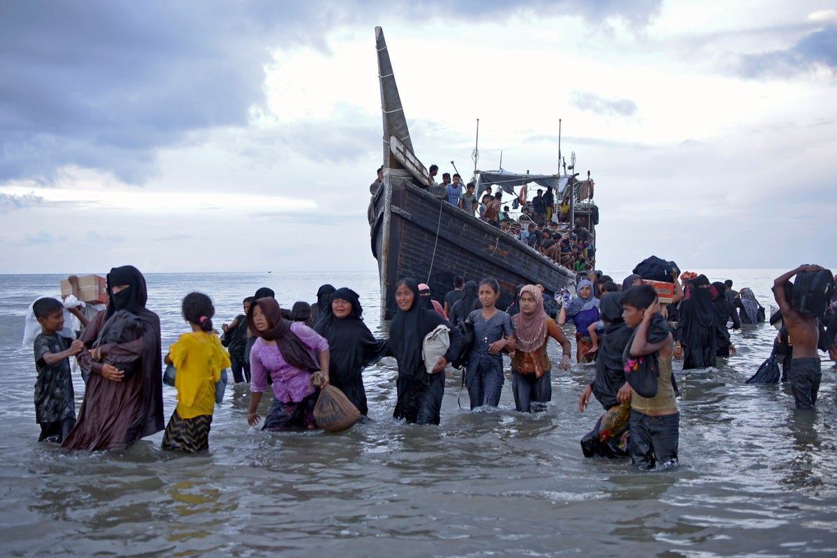 Students in Indonesia protest the growing numbers of Rohingya refugees ...