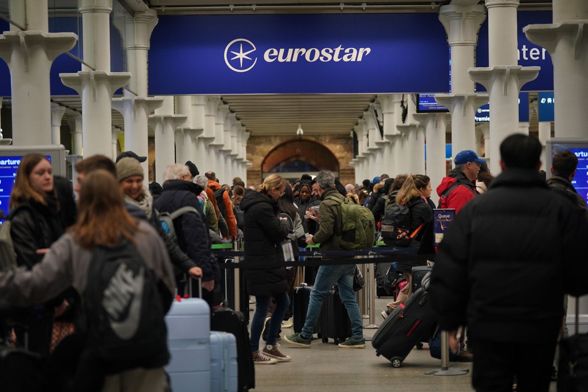 Warnings of further delays as Eurostar services restart | The Independent