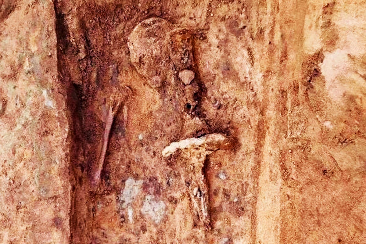 Archaeologists unearth ‘very powerful’ medieval man and his 4-foot-long ...