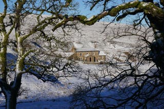 Why is it so cold in the UK right now? Snow, ice and Arctic air ...