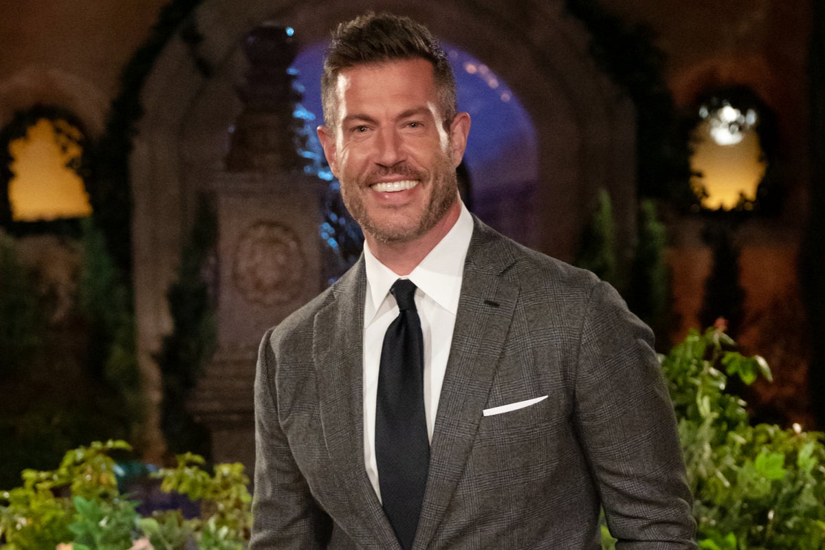 Who is the host of The Bachelor season 29? | The Independent