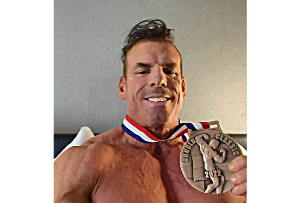 Champion bodybuilder Chad McCrary who kept competing after breaking his ...