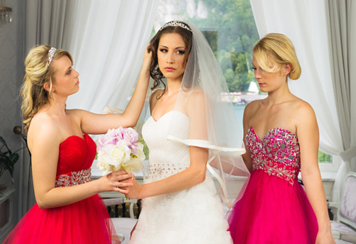 Bride Demands Bridesmaids Pay For Her Cancelled Wedding After She Had