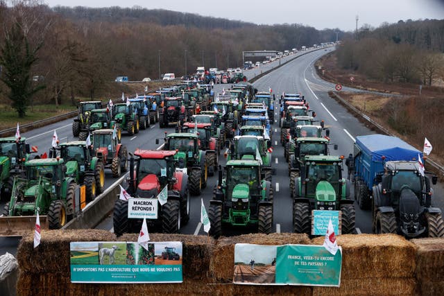 Thousands of French farmers ‘lay siege’ to Paris as they block key ...
