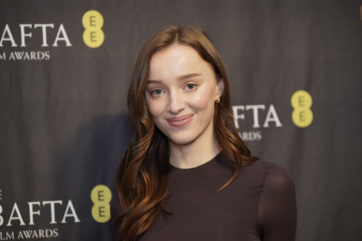 Phoebe Dynevor: My mother taught me to embrace fame | The Independent