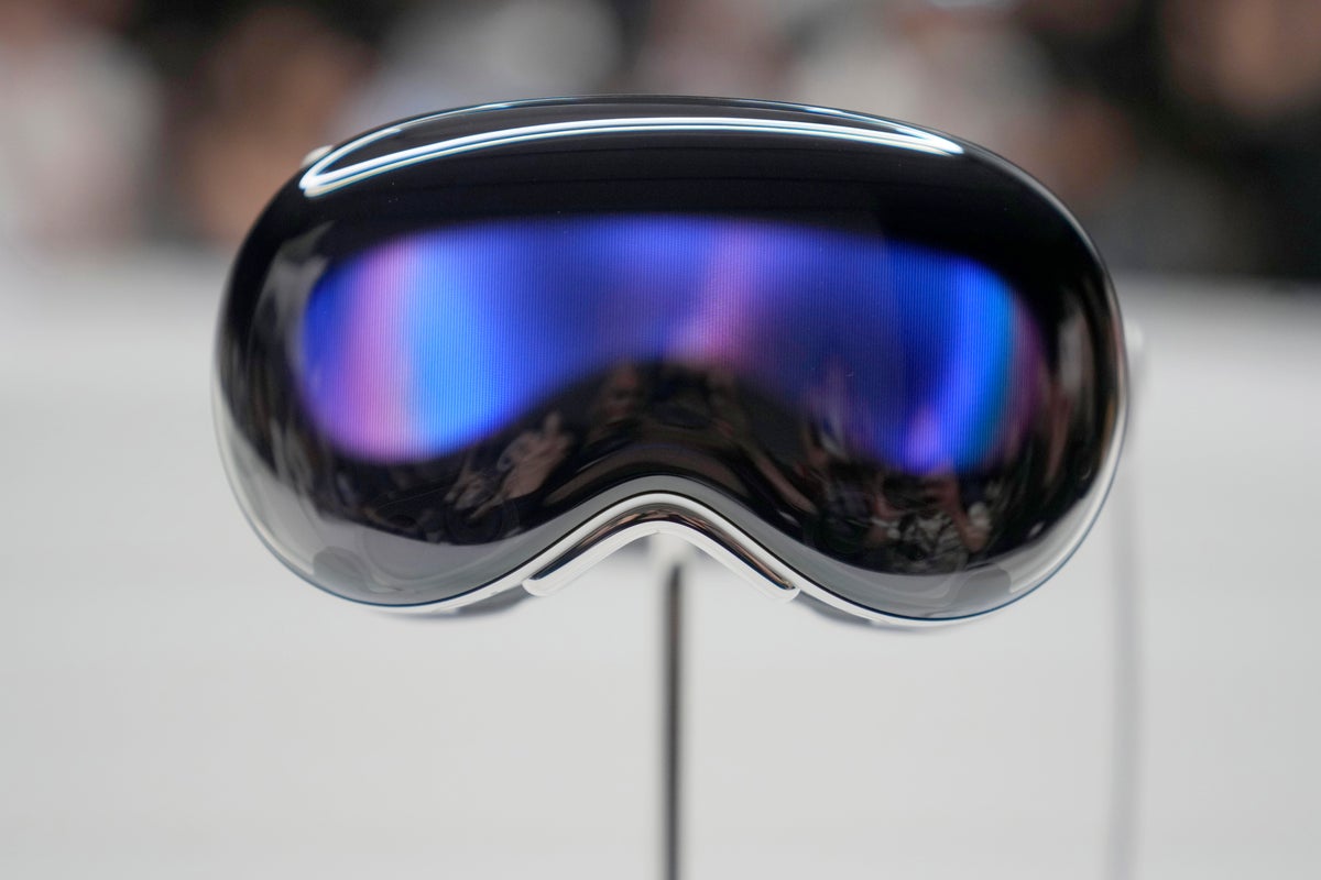 Why Apple is pushing the term 'spatial computing' along with its new ...