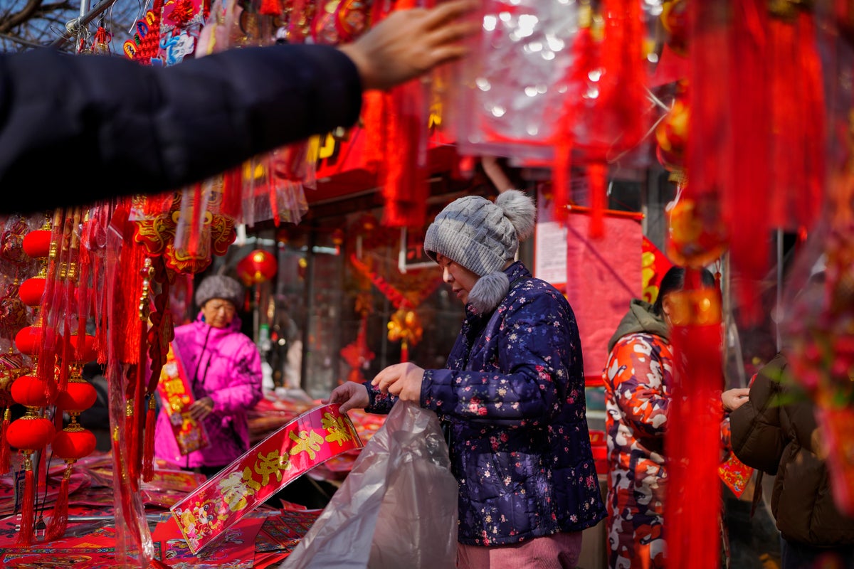AP PHOTOS: Asia welcomes Lunar New Year of the Dragon with temple ...
