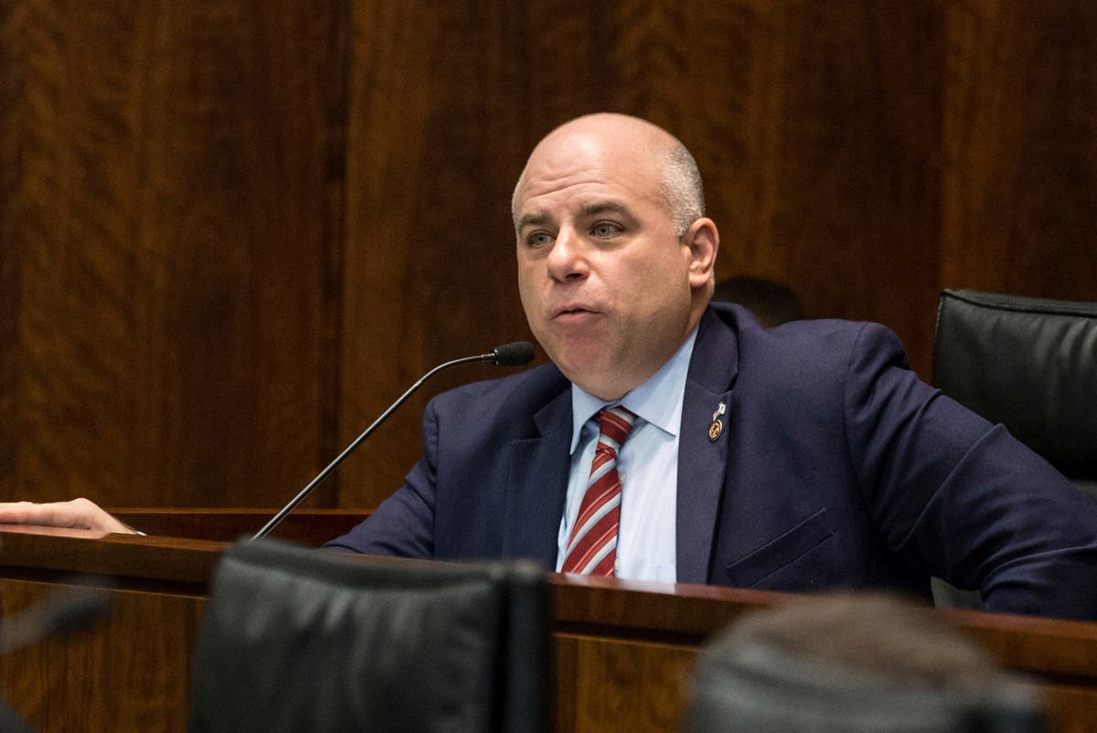 Ex-Illinois lawmaker abruptly pleads guilty to fraud and money ...